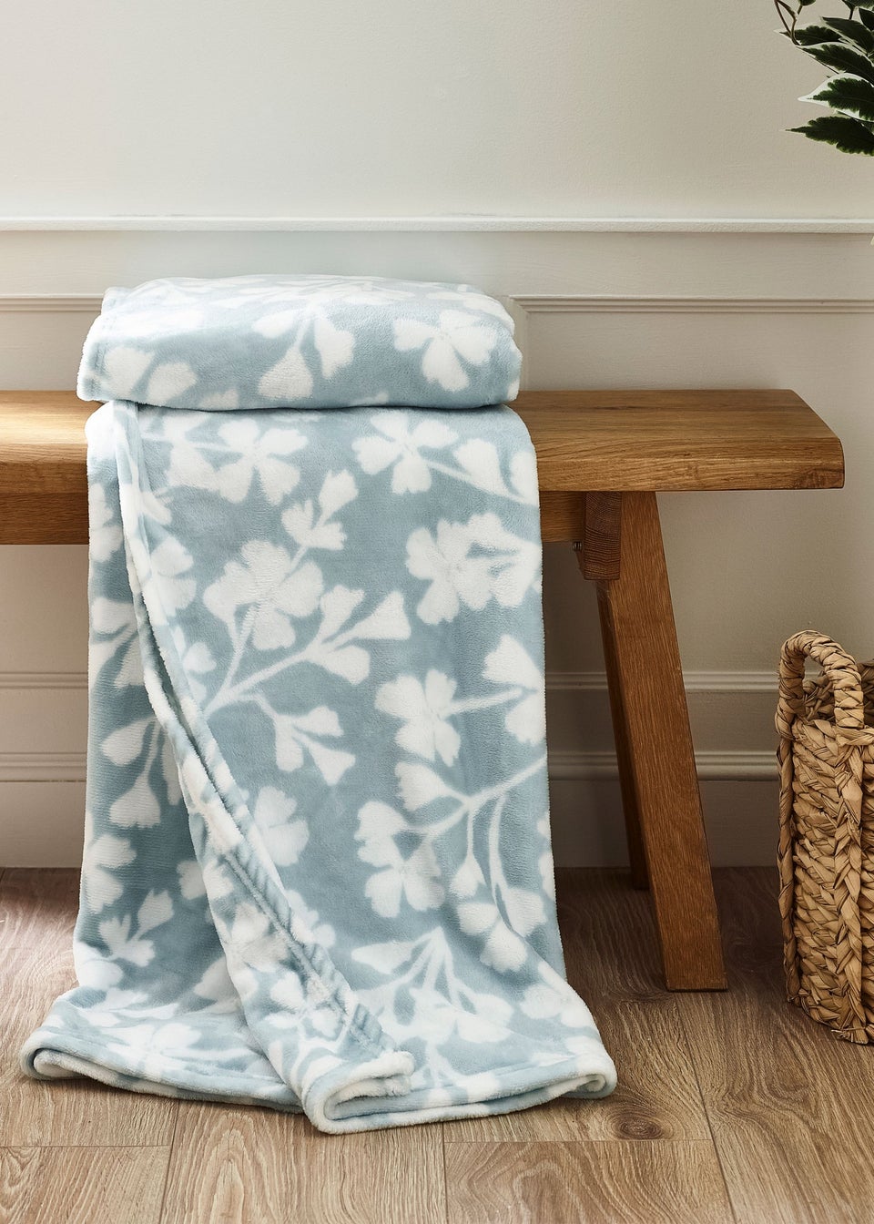 Blankets & Throws | Knitted, Quilted & Fleece - Matalan