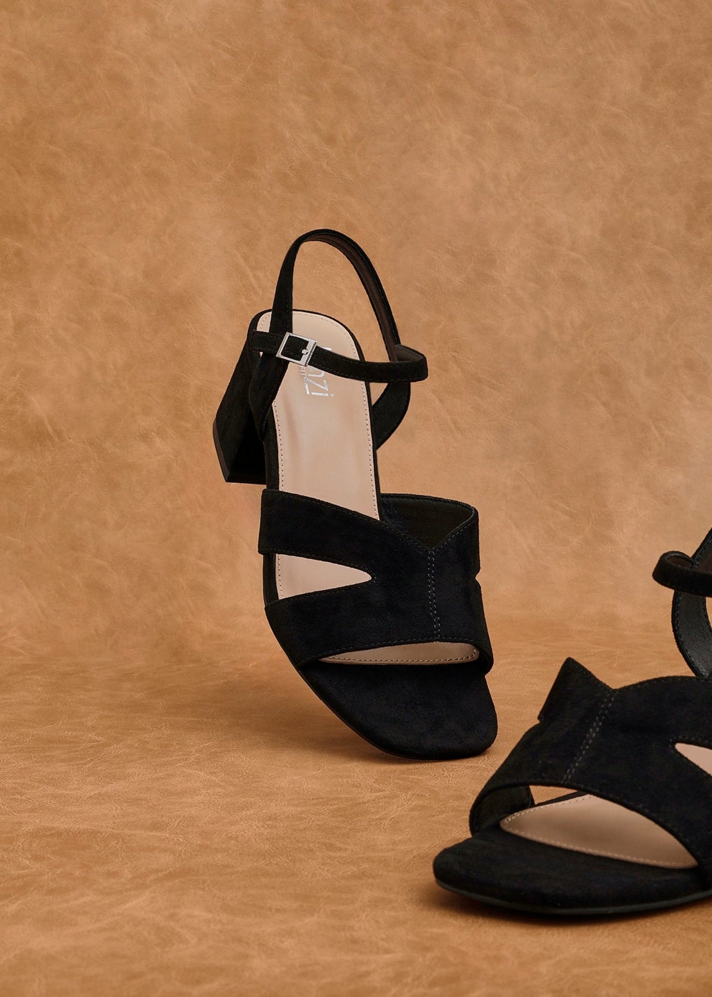 Linzi Empire Wide Fit Black Faux Suede Link Detail Block Heels - Size 3